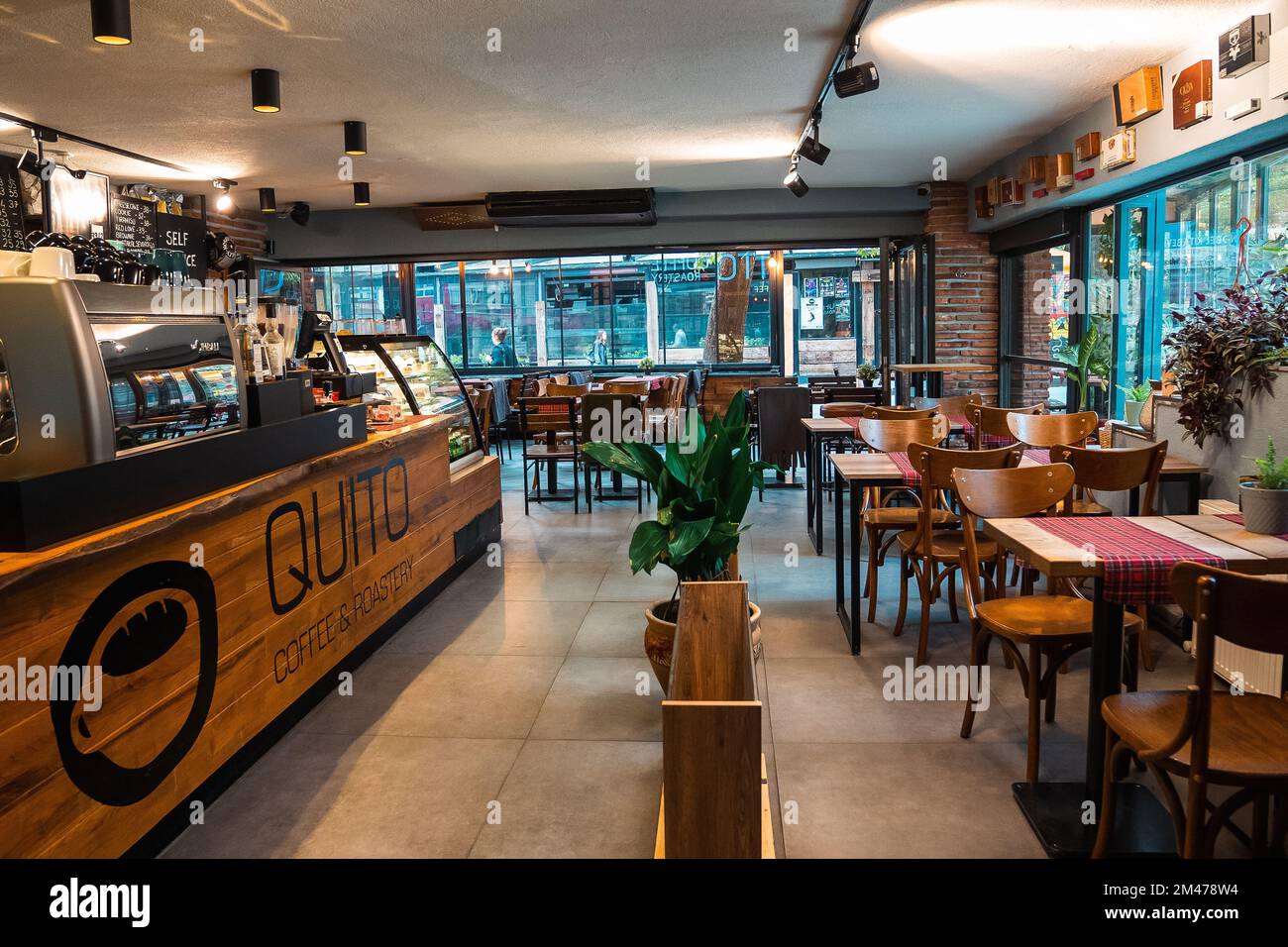 Nice and empty coffee shop Stock Photo - Alamy