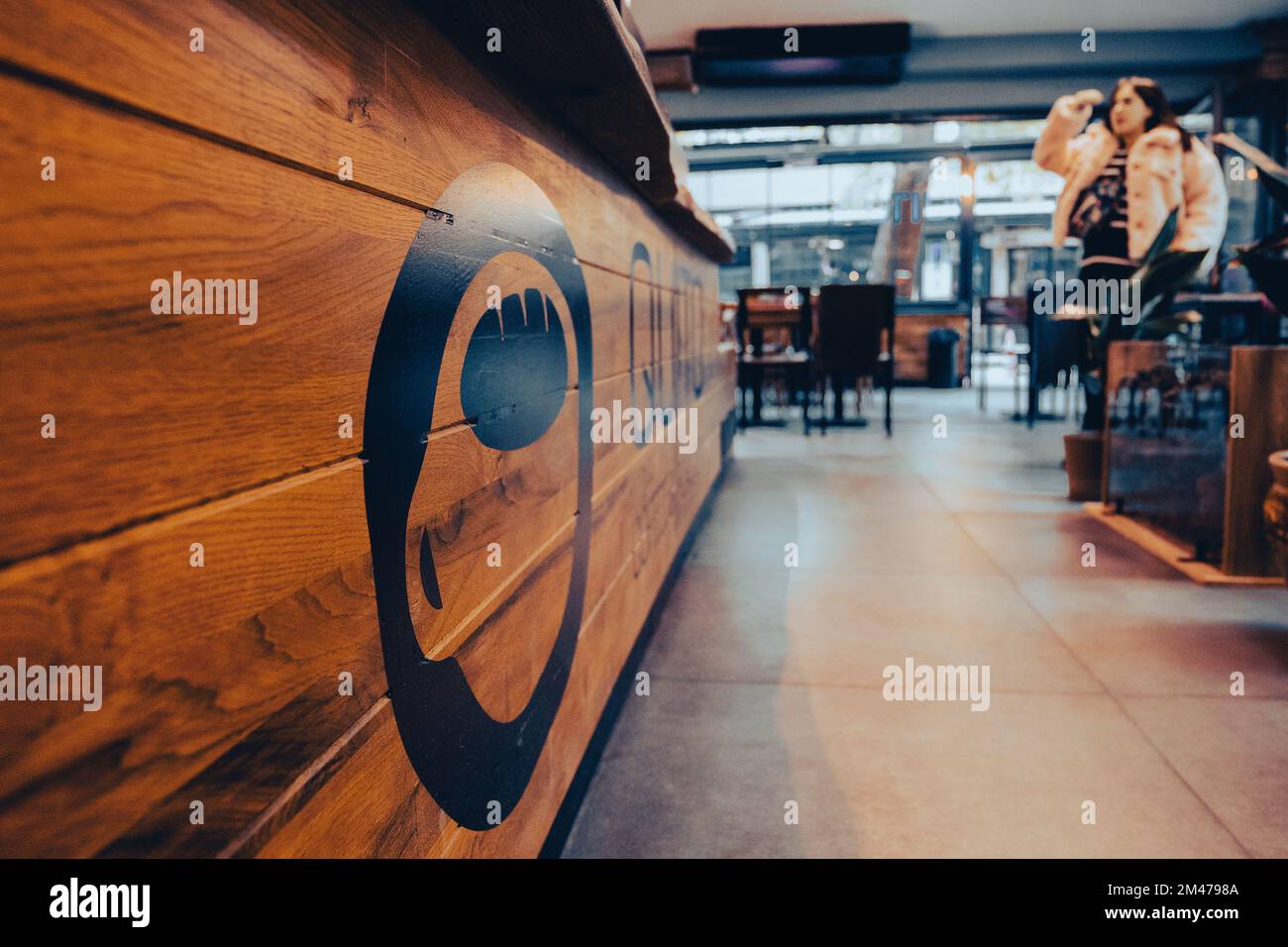 Nice and empty coffee shop Stock Photo - Alamy