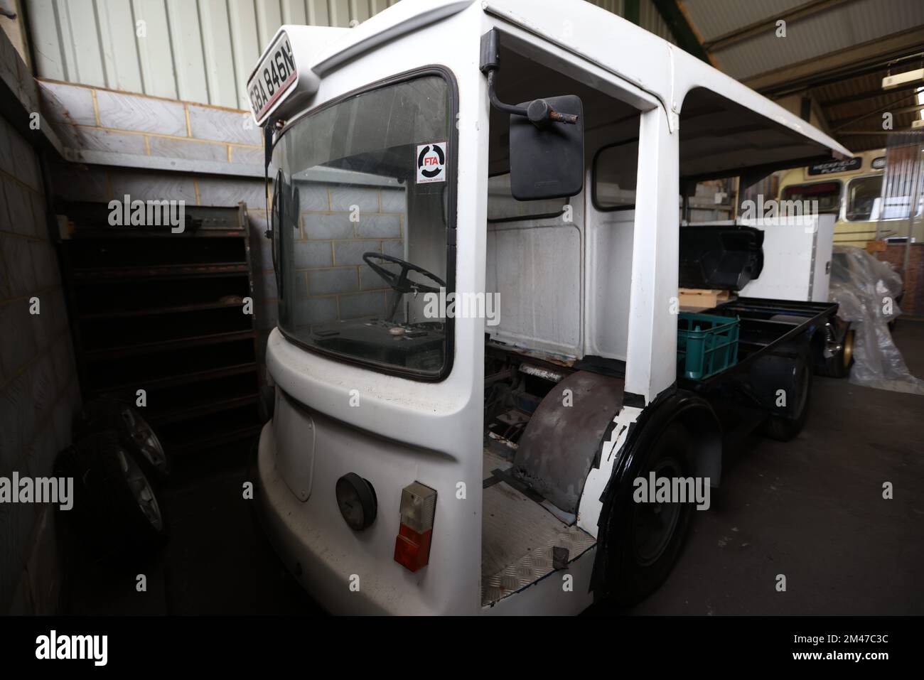 Electric milk floates hi-res stock photography and images - Alamy