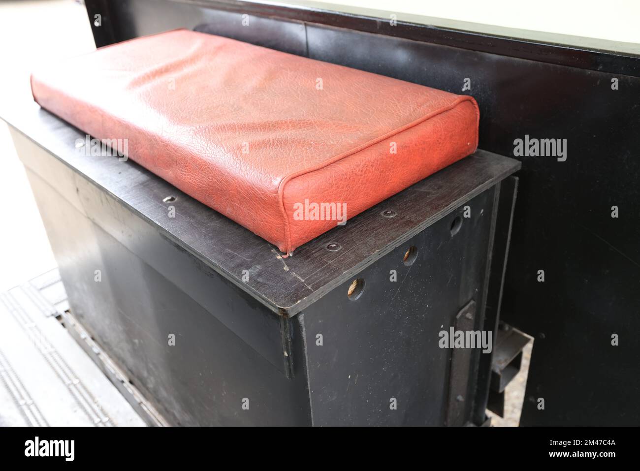 Electric milk floates hi-res stock photography and images - Alamy