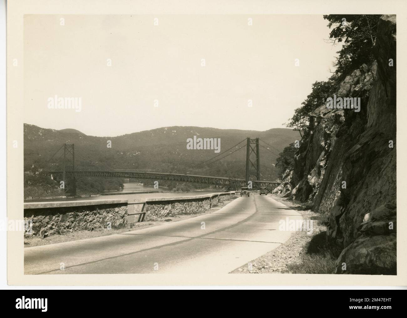 Looking up the River at east approach of the Bear Mountain Bridge ...
