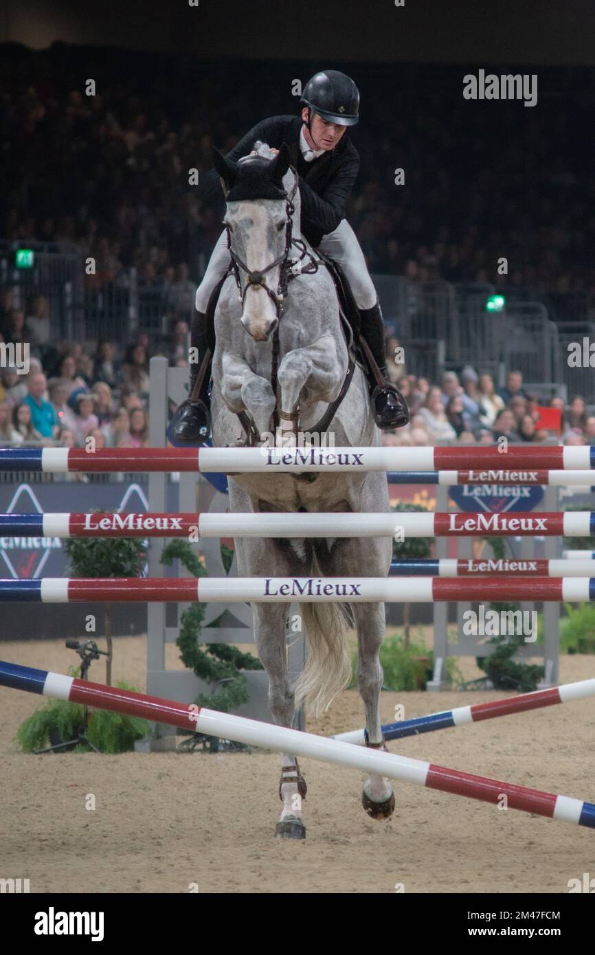 London, UK. 19th Dec, 2022. UntitledJoseph Trunkfield and Cruze win the ...