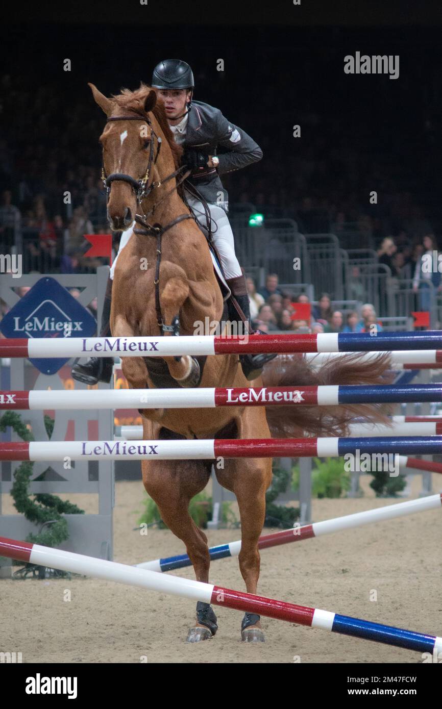 London, UK. 19th Dec, 2022. UntitledJoseph Trunkfield and Cruze win the ...