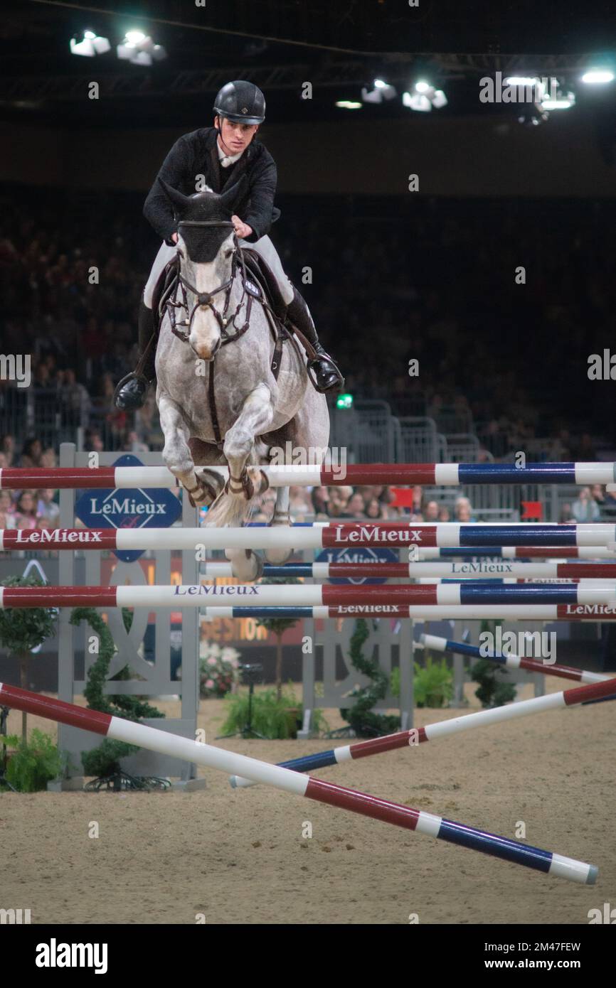 London, UK. 19th Dec, 2022. UntitledJoseph Trunkfield and Cruze win the ...