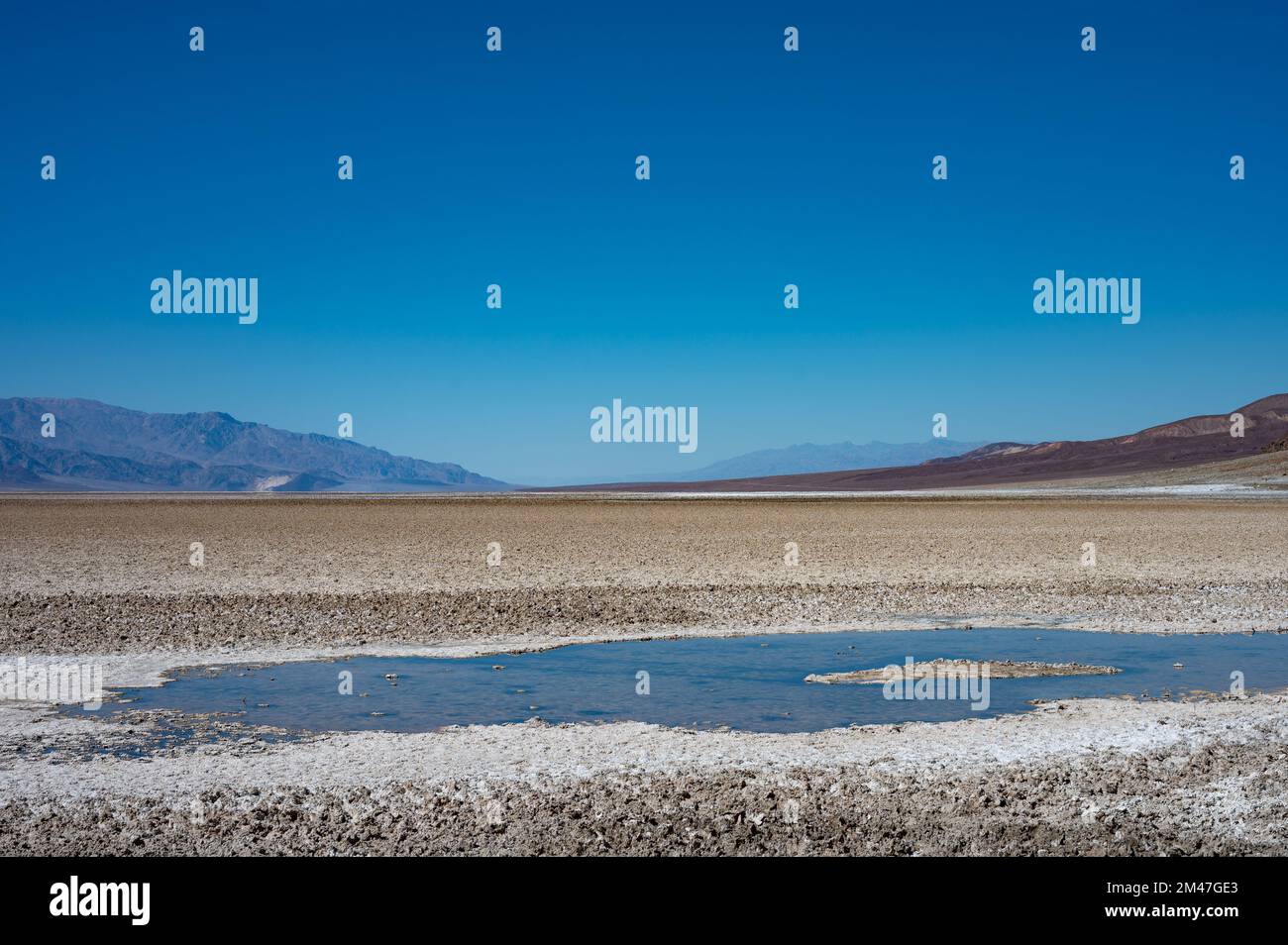 Salt lake mirage hi-res stock photography and images - Alamy
