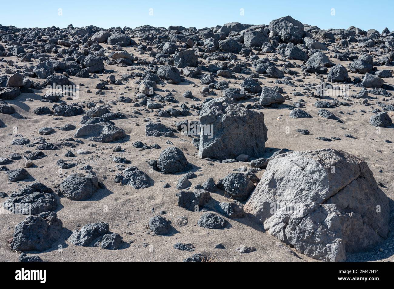Desert like mountain plain hi-res stock photography and images - Alamy