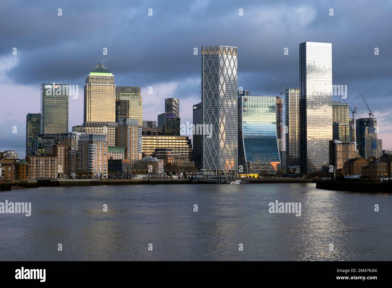 View of riverside cityscape skyline at Canary Wharf buildings on Isle ...