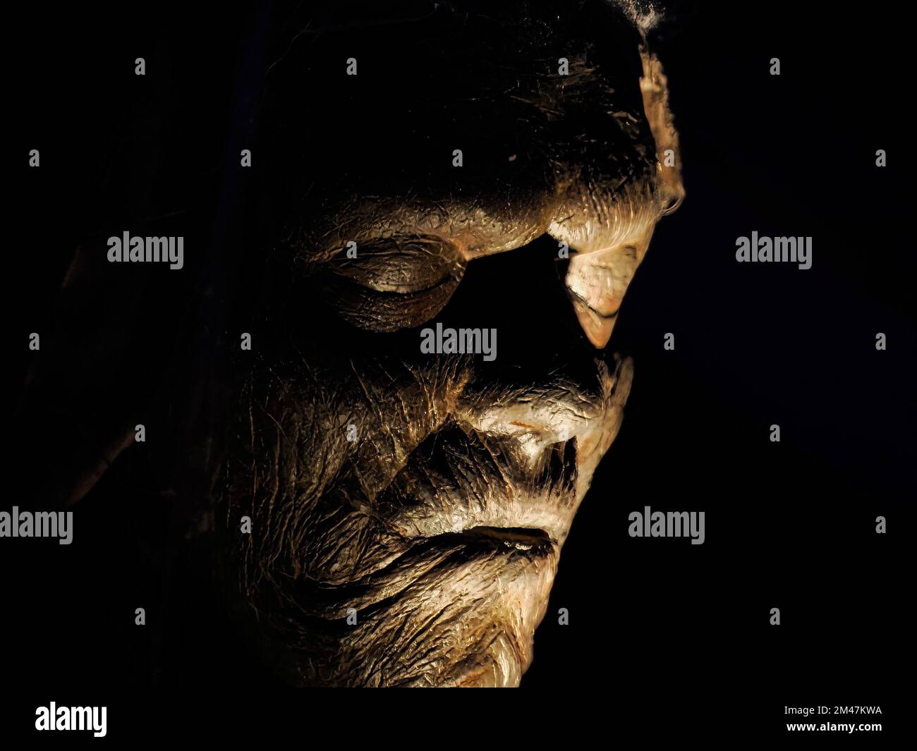 mummy head horror movie mask detail in the dark Stock Photo - Alamy