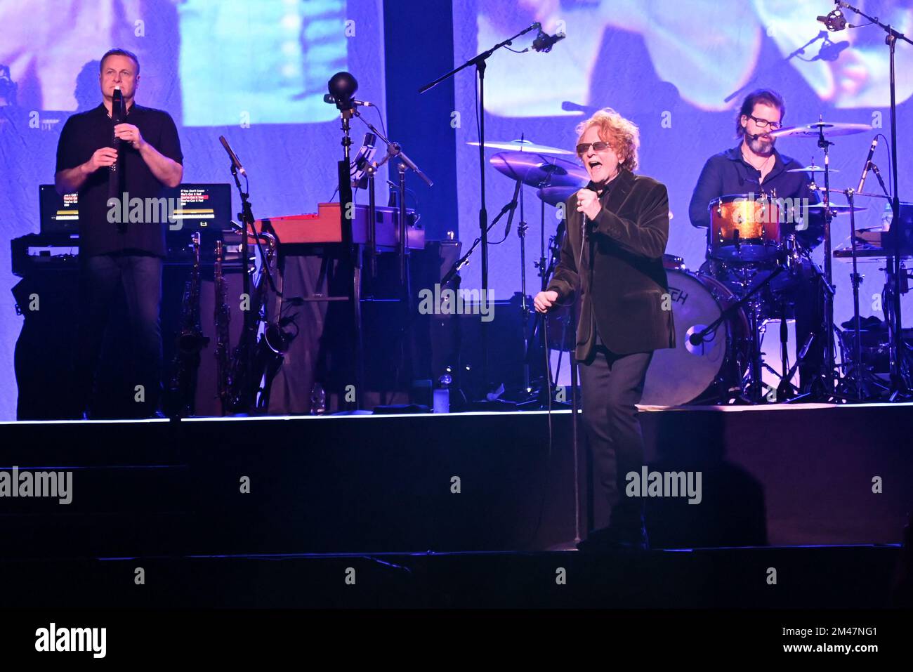 Kioene Arena, Padua, Italy, December 15, 2022, Mick Hucknall of Simply ...