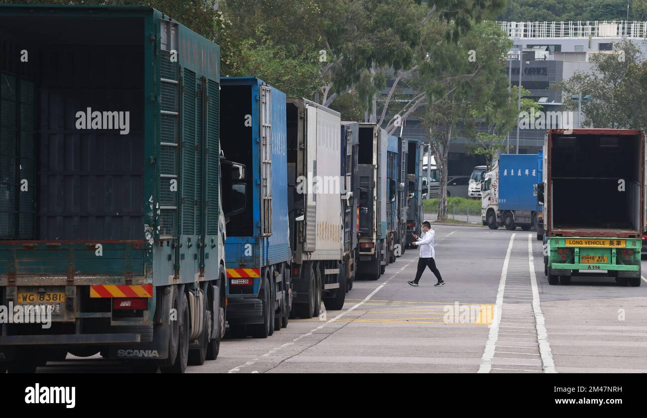 Cargo trucks at a border hi-res stock photography and images - Alamy
