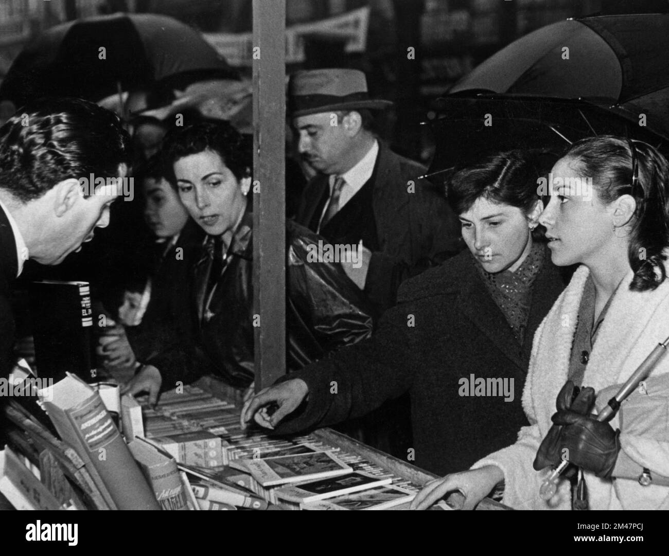 Feria anual del libro Black and White Stock Photos & Images - Alamy