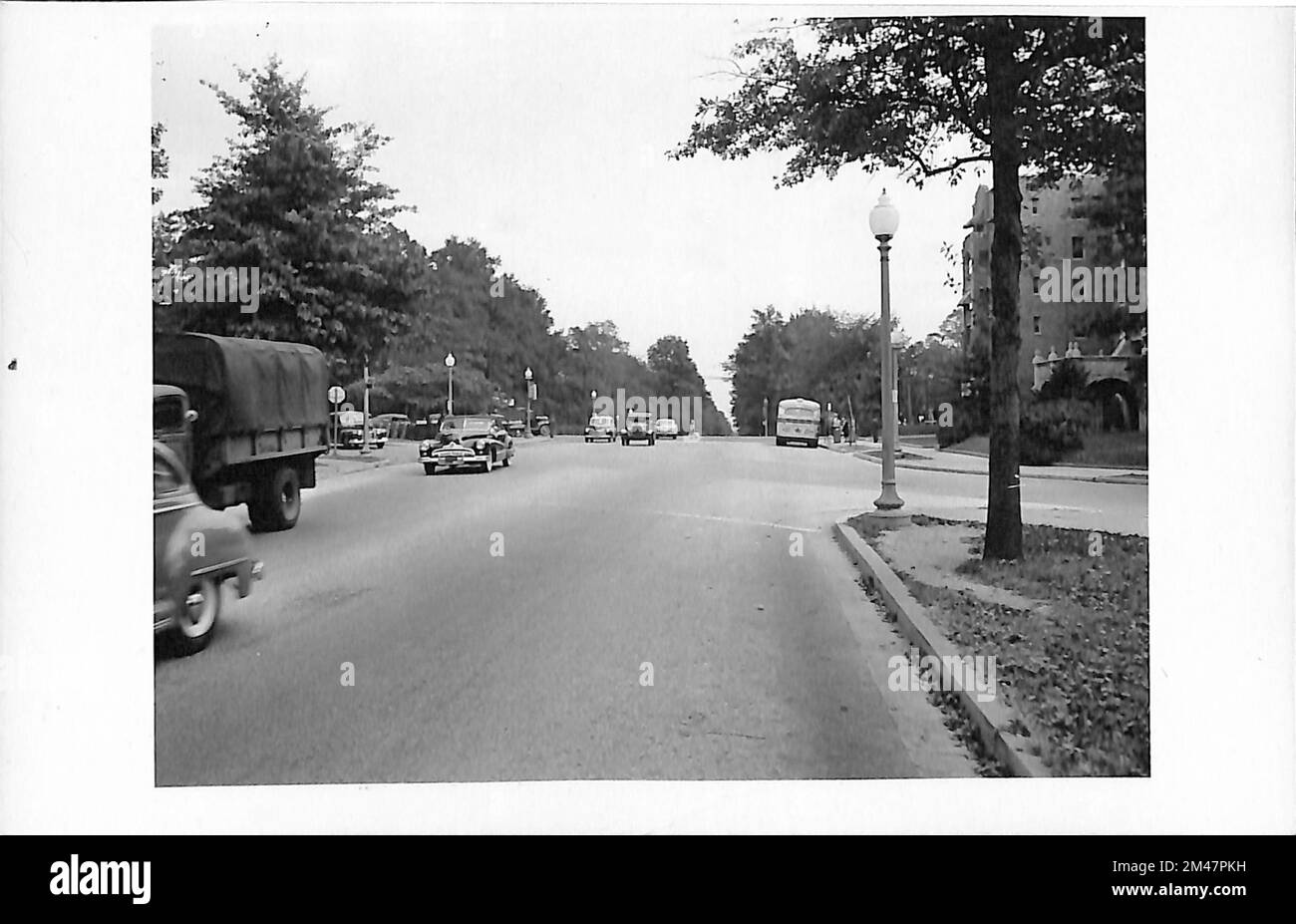 Curb setbacks for bus stops. State: Washington, DC Stock Photo - Alamy