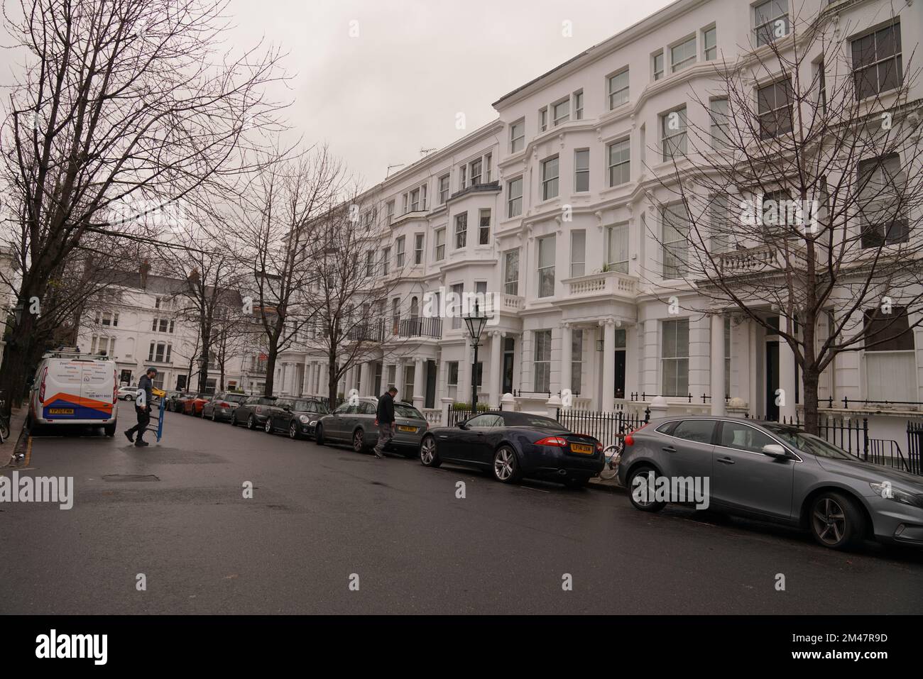 London palace gardens terrace hi-res stock photography and images - Alamy