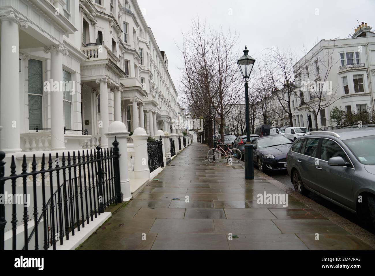 London palace gardens terrace hi-res stock photography and images - Alamy
