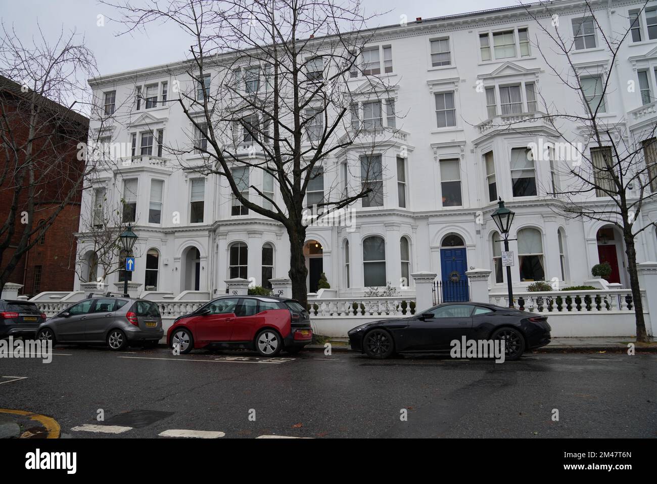 London palace gardens terrace hi-res stock photography and images - Alamy