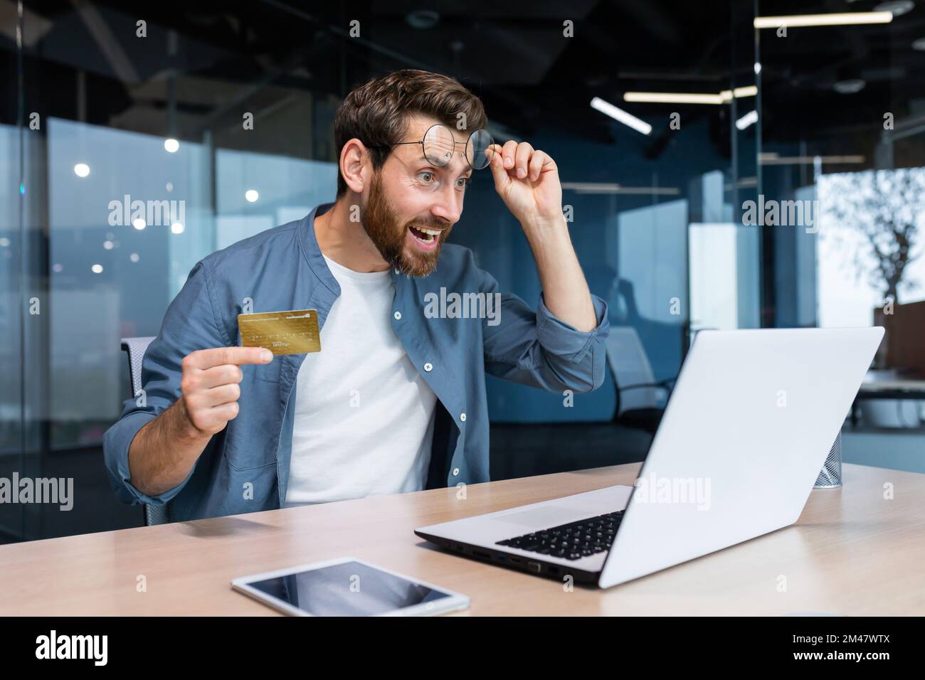 Credit card fraud hi-res stock photography and images - Alamy