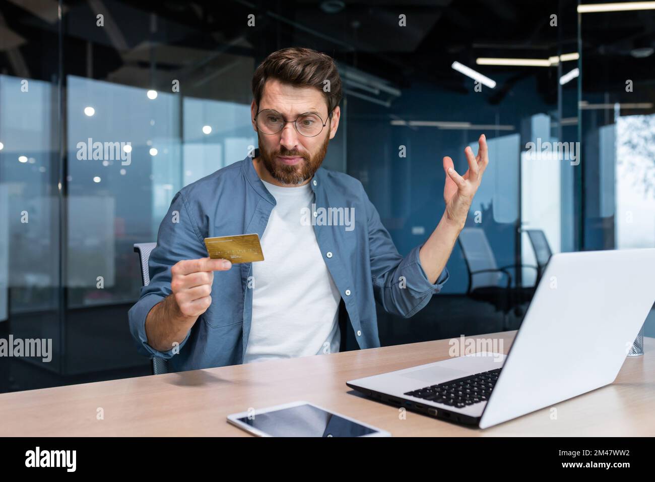 Credit card fraud hi-res stock photography and images - Alamy