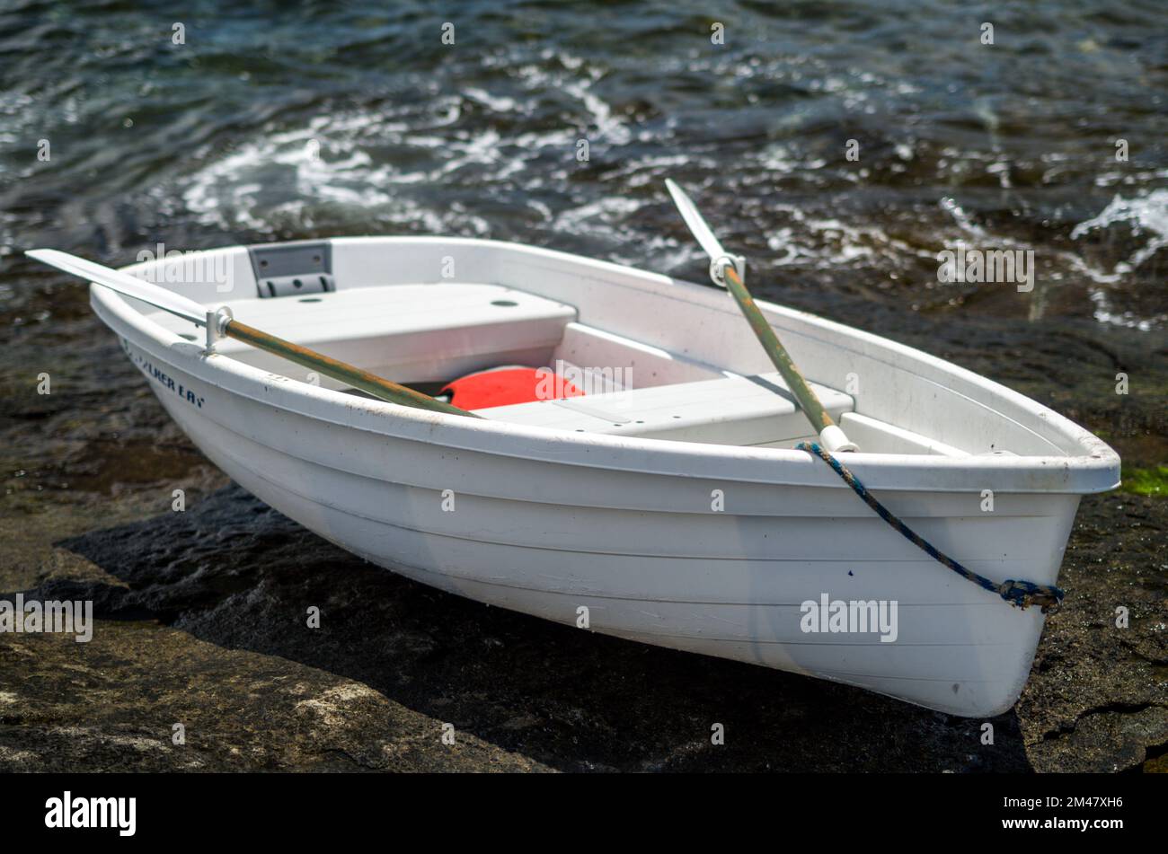Rowboat waves hi-res stock photography and images - Alamy