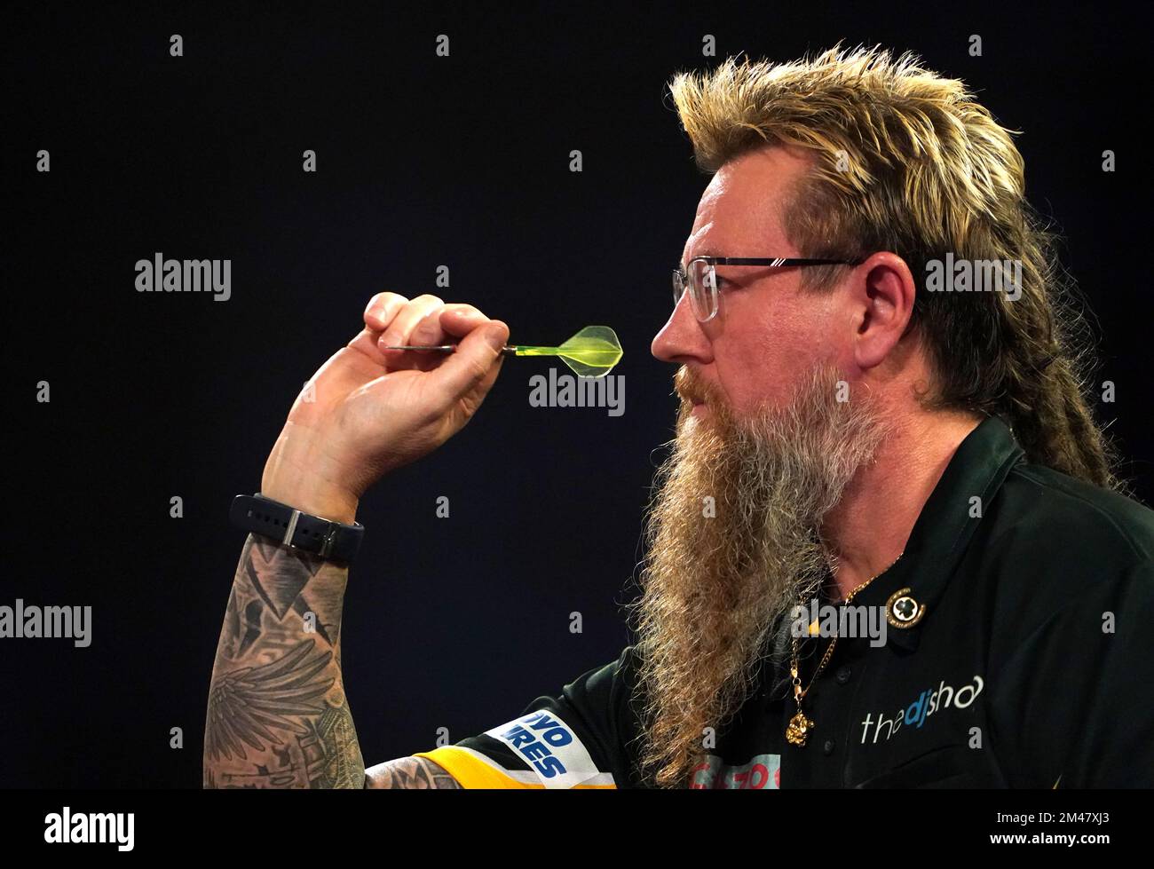 Australia's Simon Whitlock in action against Spain's Jose de Sousa ...