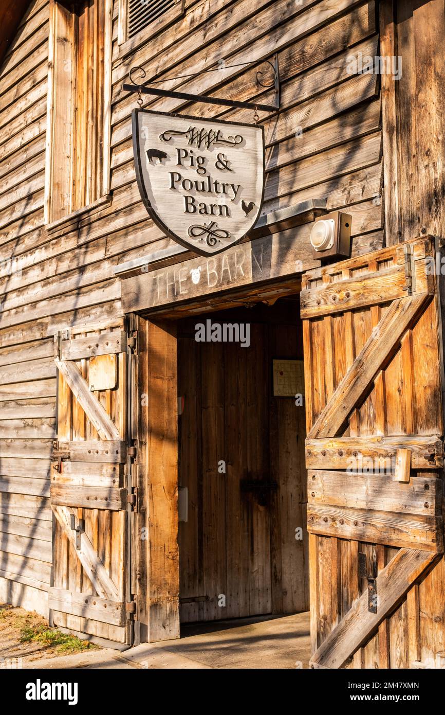 A wooden barn at Riverdale farm Canada Toronto Stock Photo - Alamy