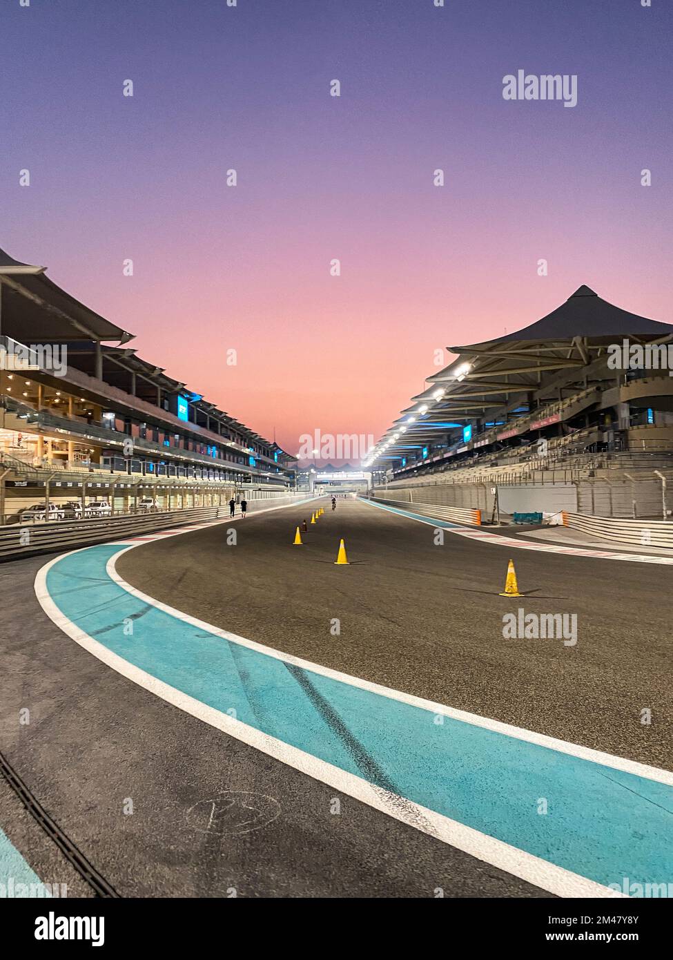 The Yas Marina Circuit Formula One racing track on Yas Island at night ...