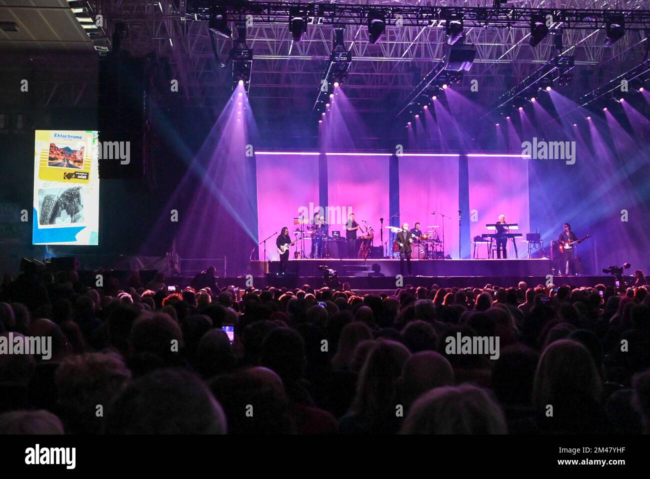 Kioene Arena, Padua, Italy, December 15, 2022, Simply Red during Simply ...