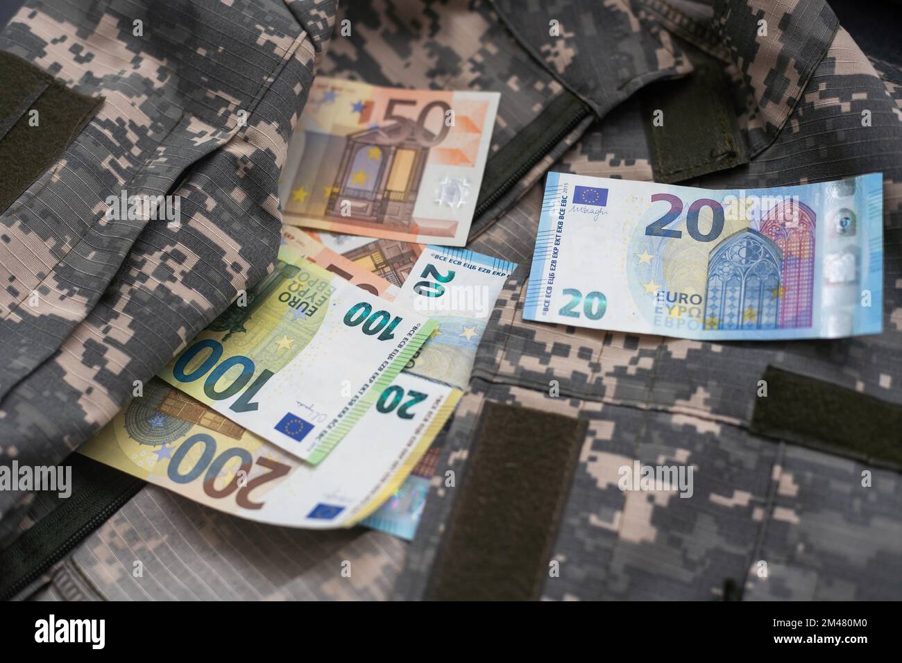 soldier camouflage, military uniform, money Stock Photo - Alamy