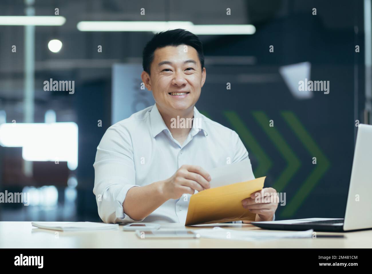 The journalist japanese hi-res stock photography and images - Alamy