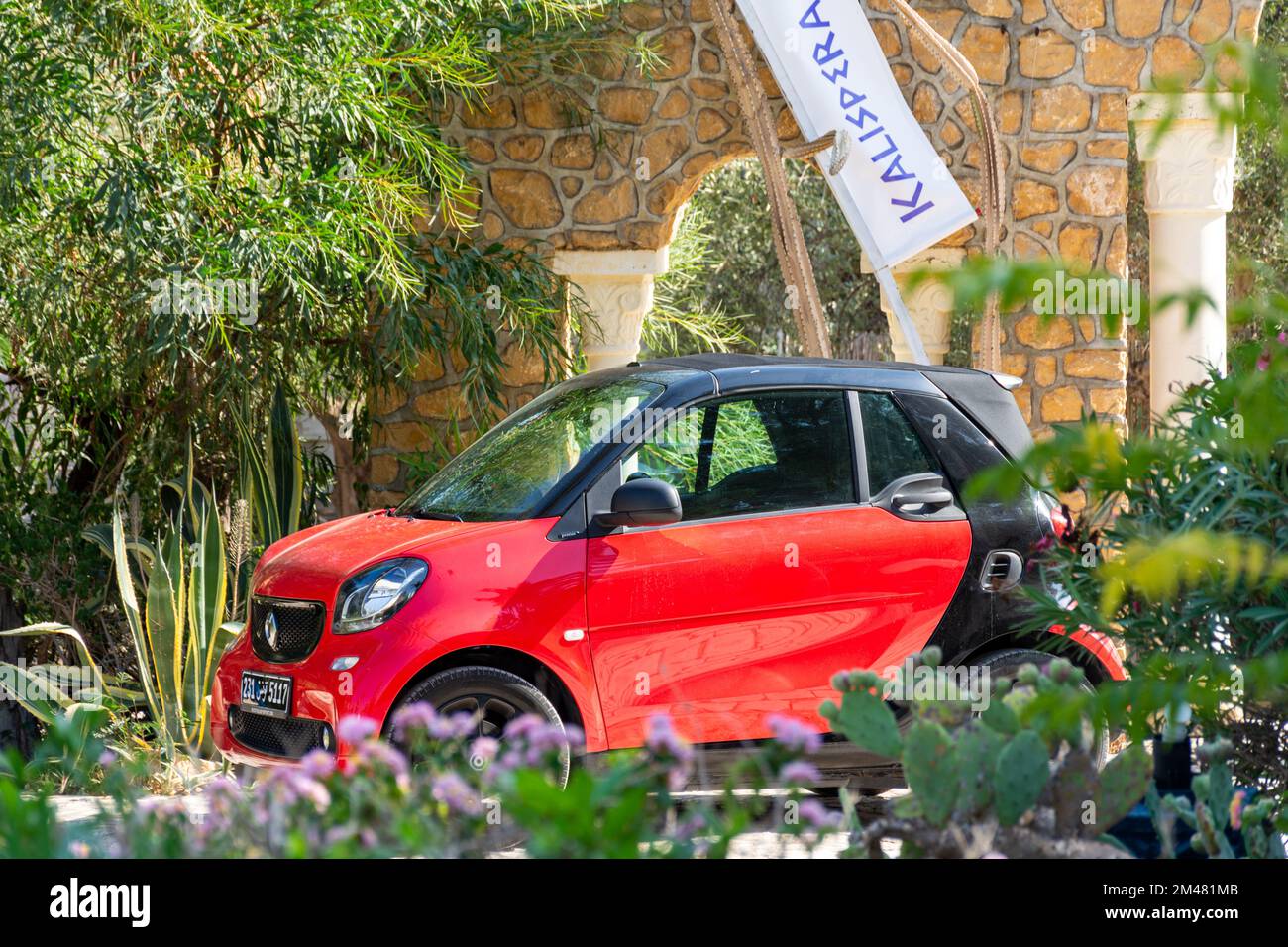 Smart car small mercedes hi-res stock photography and images - Alamy