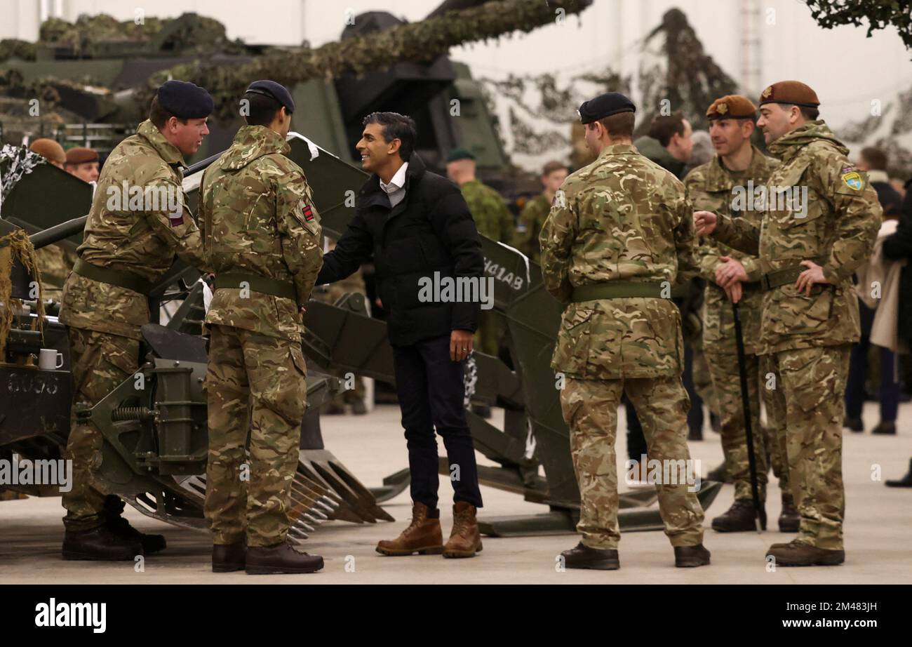 Prime Minister Rishi Sunak talks with NATO troops and King's Royal ...