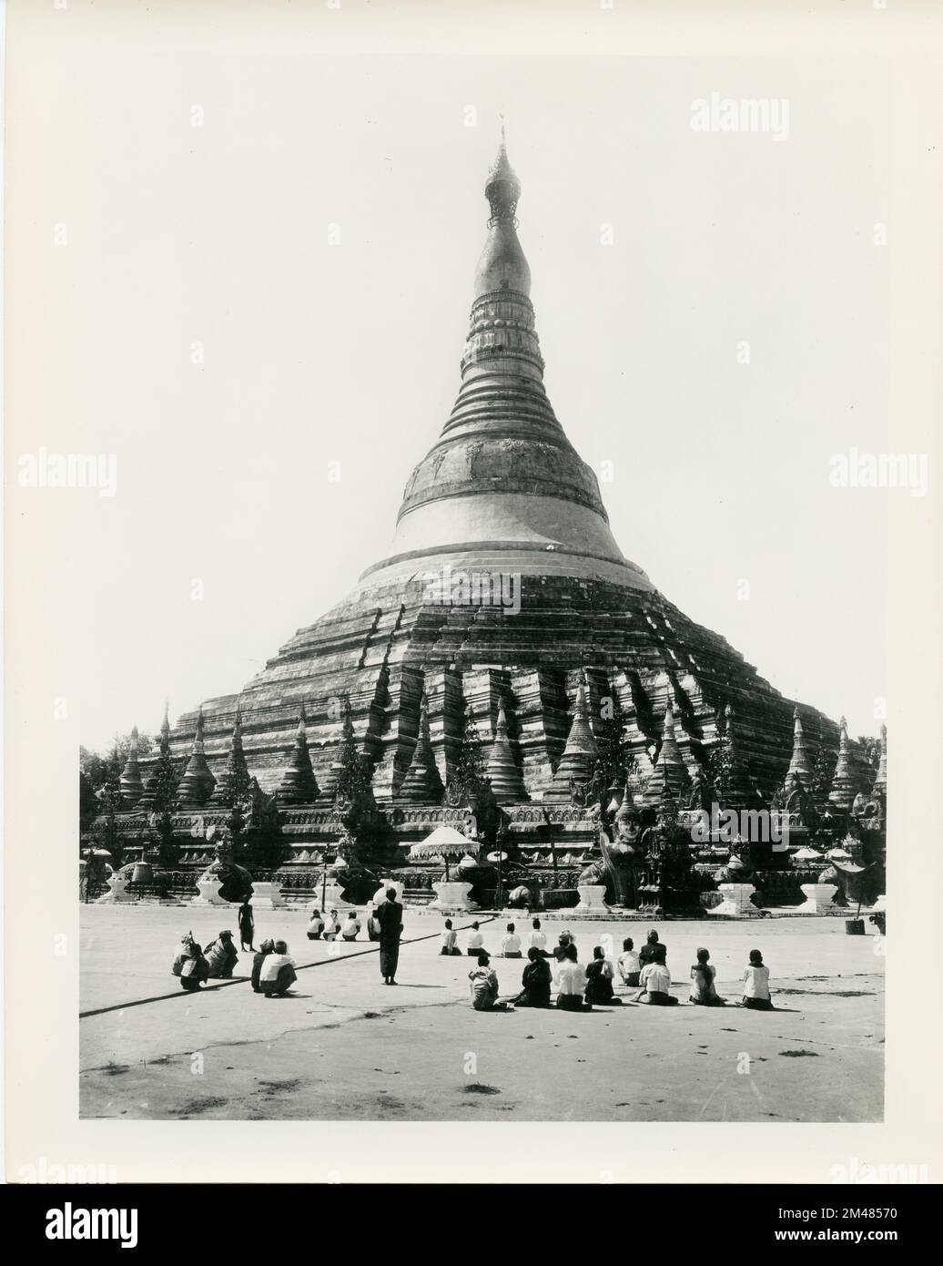 People Praying at Temple. State: India Stock Photo - Alamy