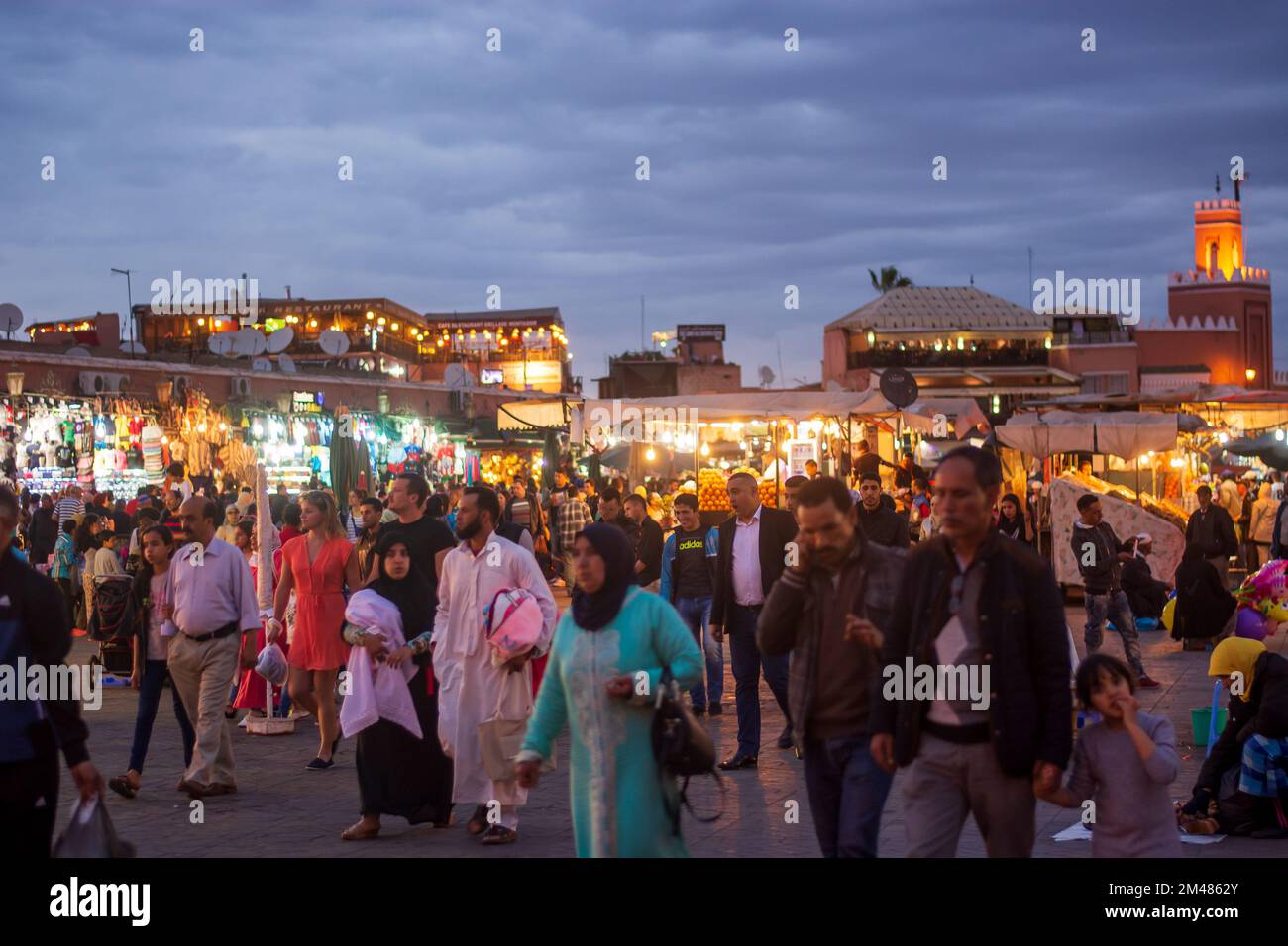 Riyadh souk night hi-res stock photography and images - Alamy
