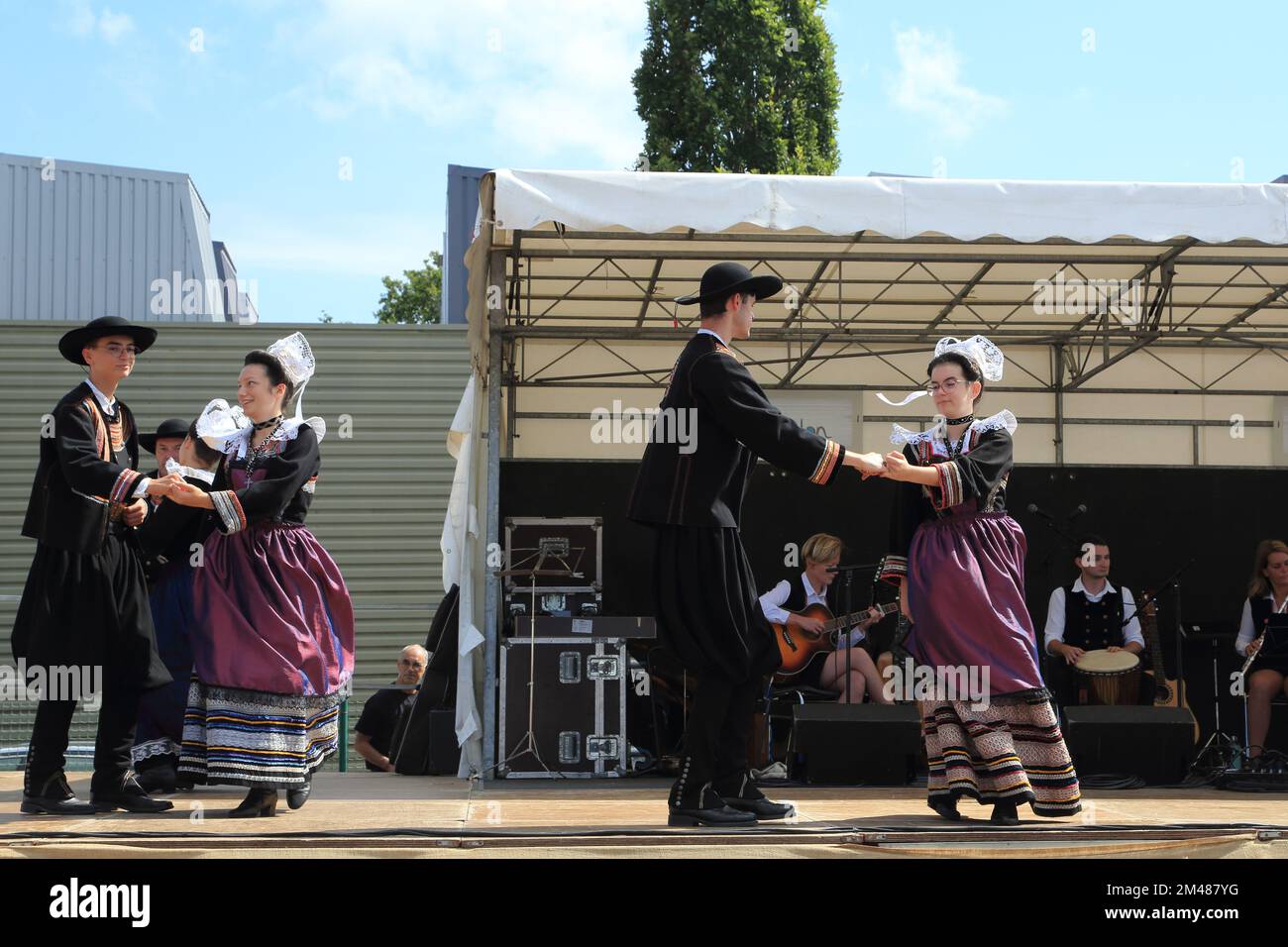 Breton dancing in traditional costumes at Oyster Festival at Arradon ...
