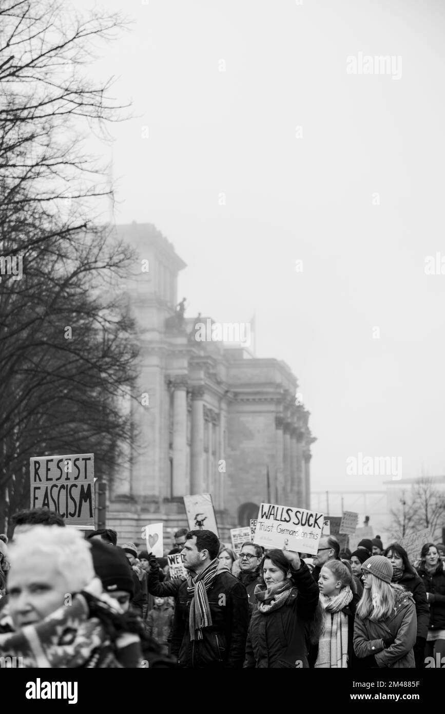 Donald Trump Protest, brandenburg gate, Berlin, Germany Stock Photo - Alamy