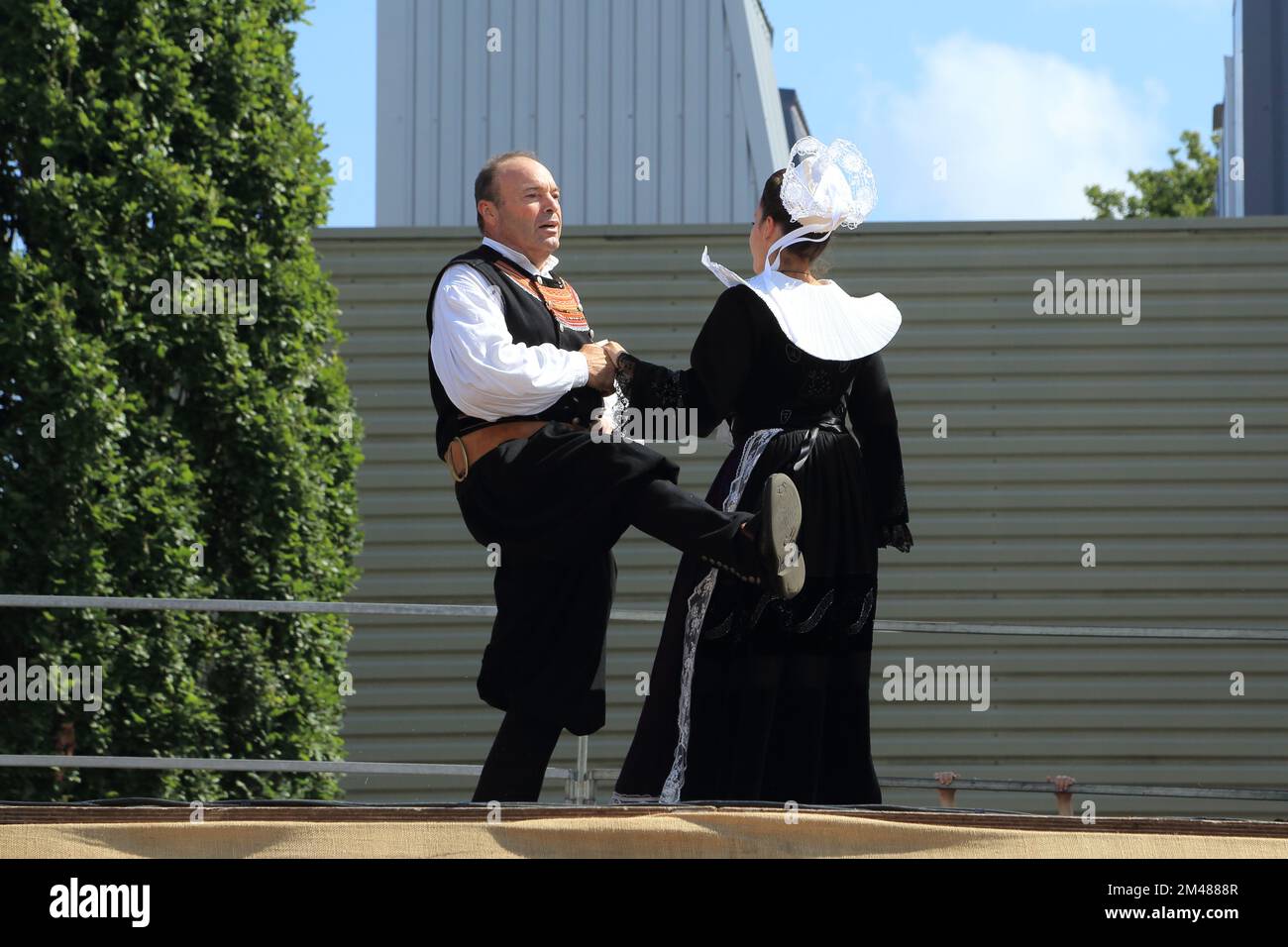 Breton dancing in traditional costumes at Oyster Festival at Arradon ...