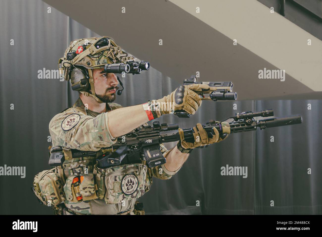 Pop art comic soldier hi-res stock photography and images - Alamy