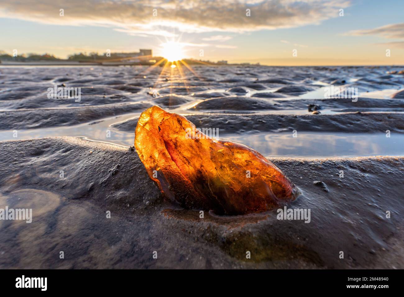Amber sunset hi-res stock photography and images - Alamy