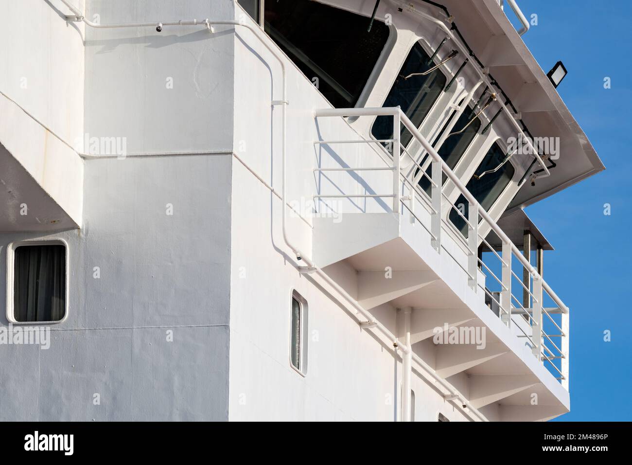 Ship bridge windows hi-res stock photography and images - Alamy