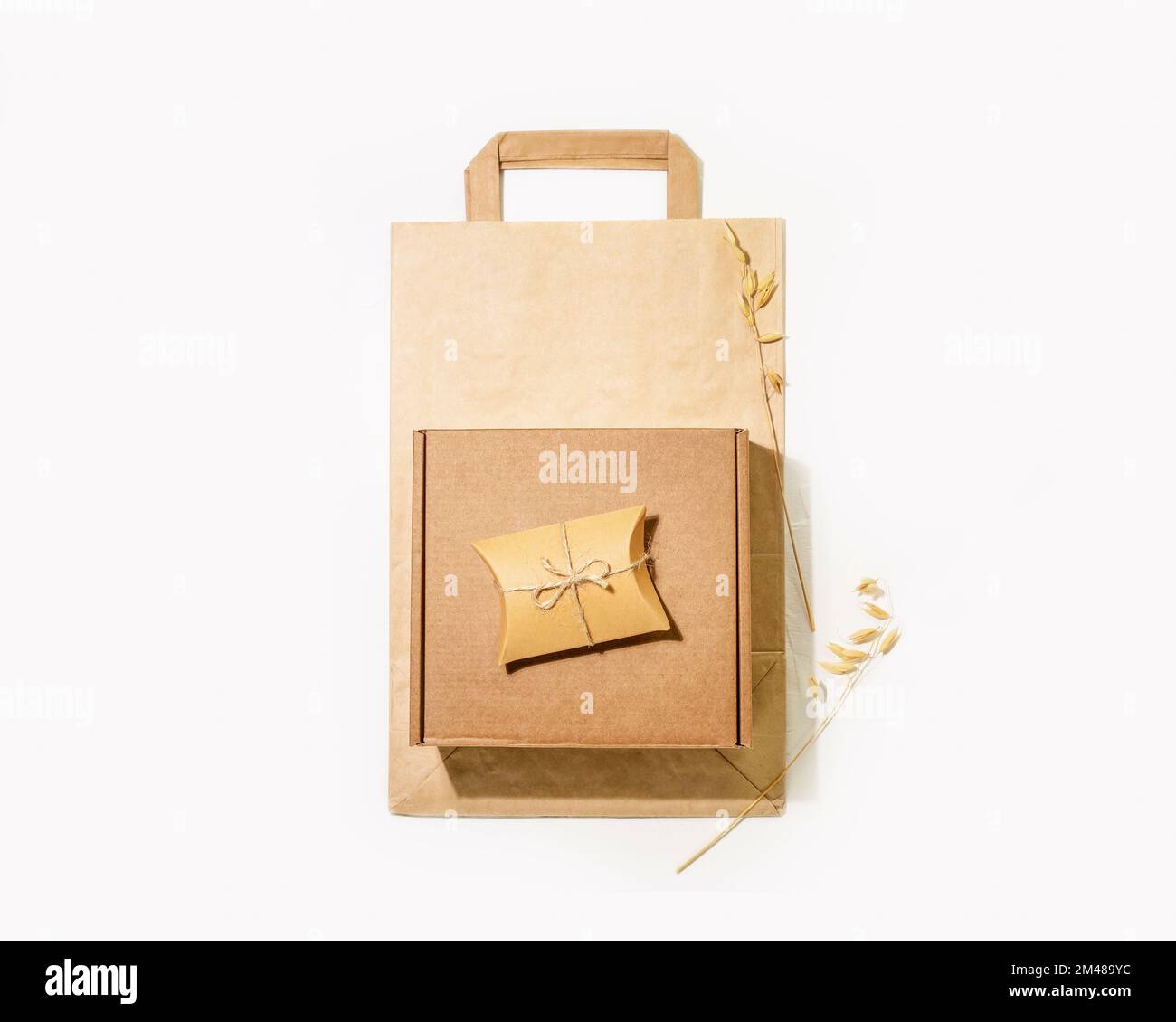 Eco friendly packaging concept. Set of cardboard boxes and paper bag ...