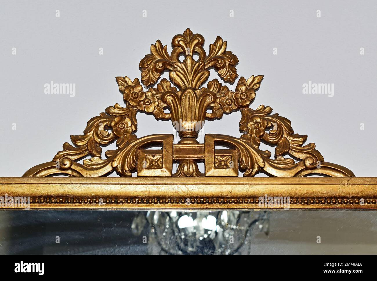 Gold mirror texture hi-res stock photography and images - Alamy