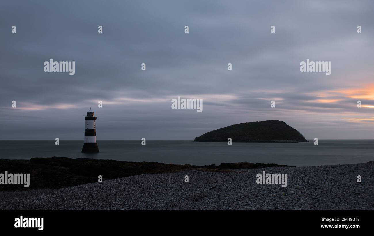 Coast wales historic lighthouse hi-res stock photography and images - Alamy