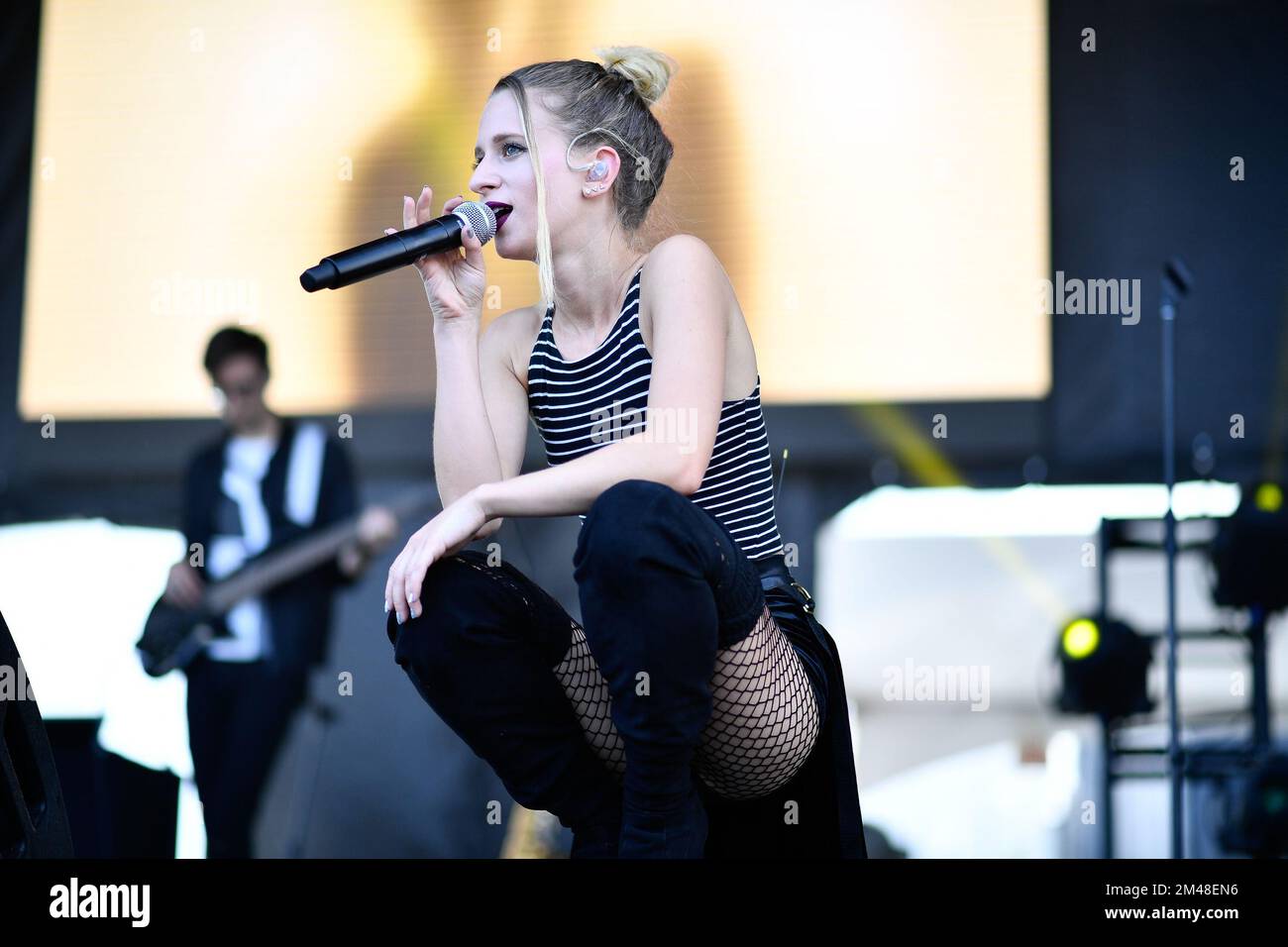 Band singer marian hi-res stock photography and images - Alamy