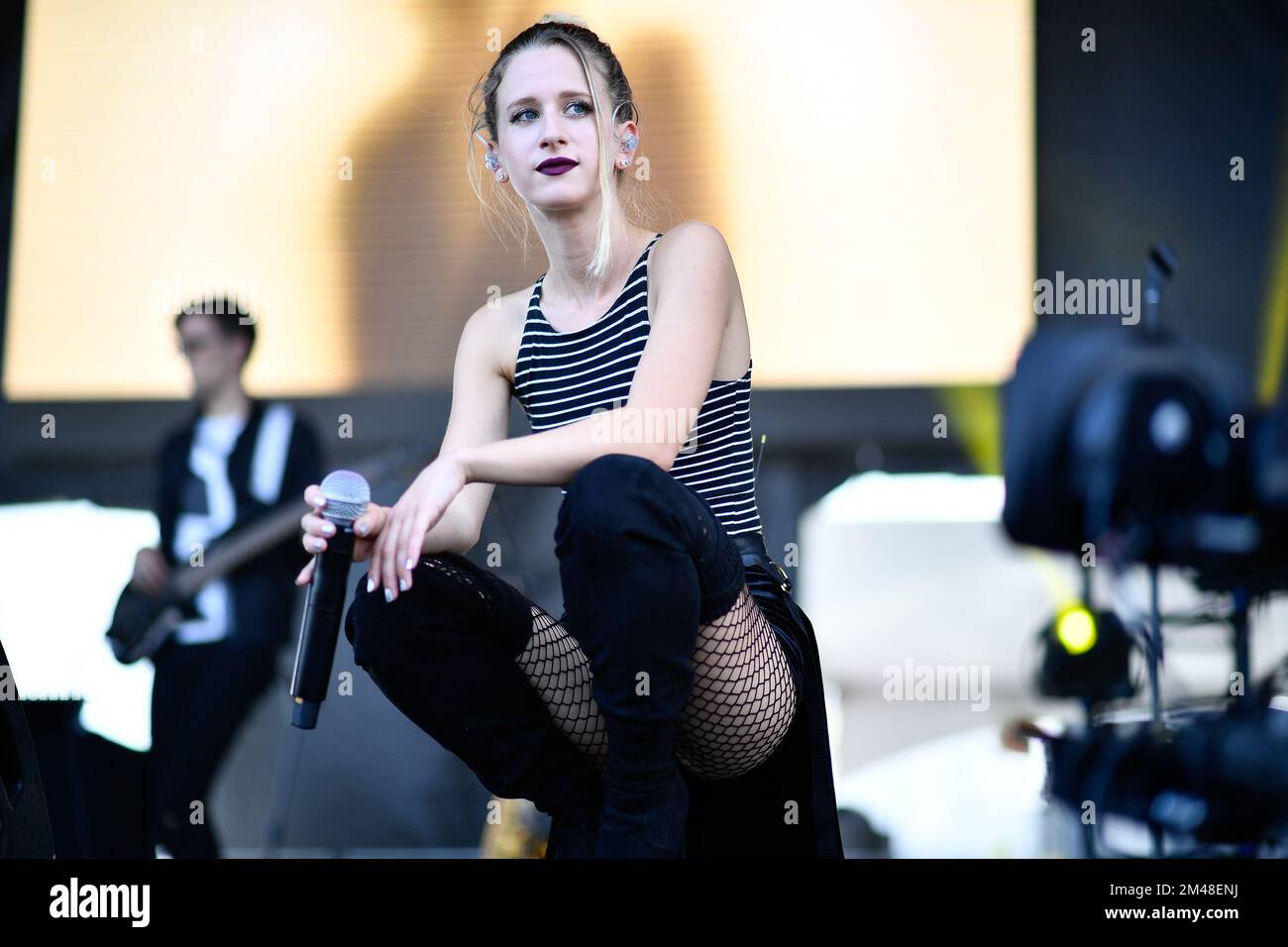 Band singer marian hi-res stock photography and images - Alamy