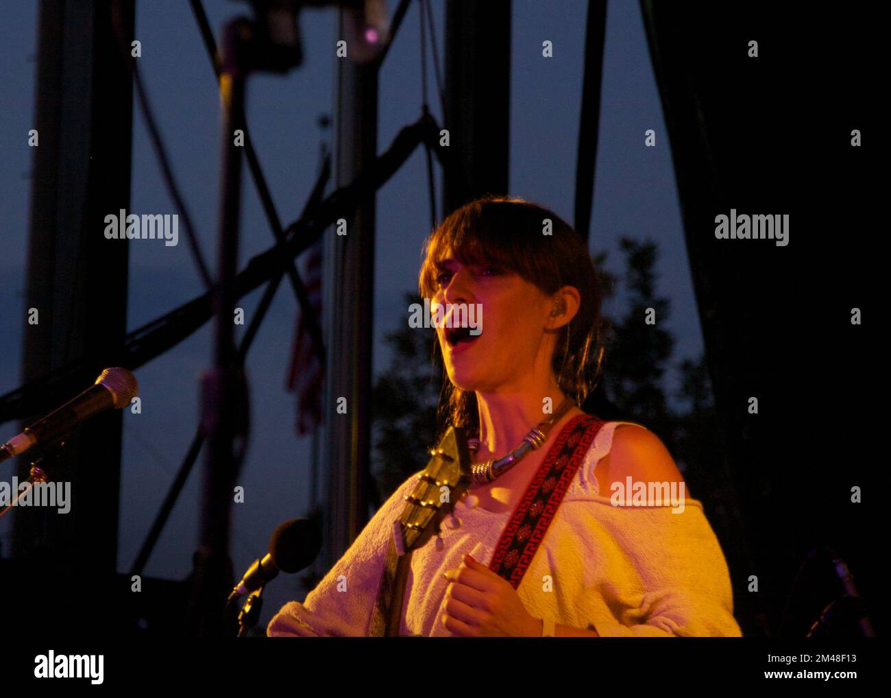 Feist music leslie hi-res stock photography and images - Alamy