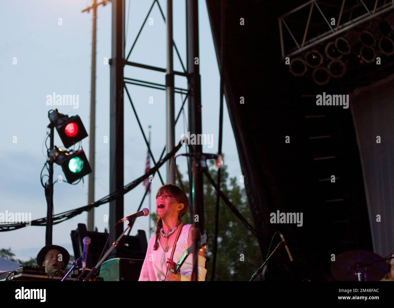 Feist music leslie hi-res stock photography and images - Alamy