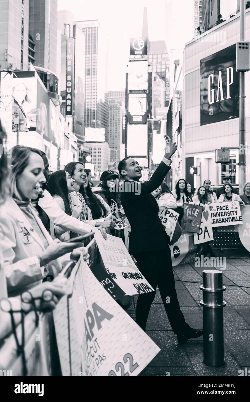 New York Manhattan, 02.10 - 10.10.22: T.J. Holmes Good Morning America ...