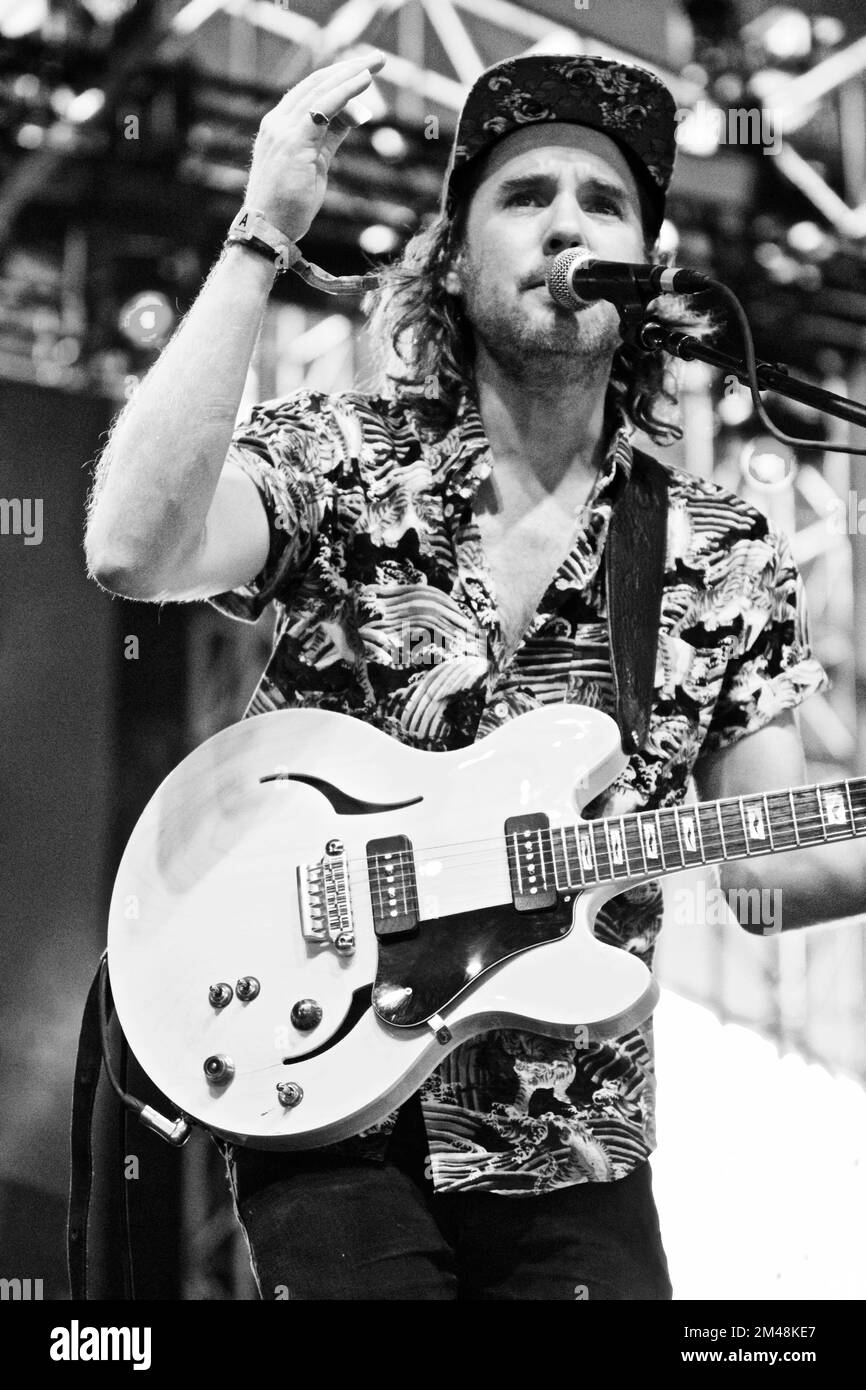 Broken social scene Black and White Stock Photos & Images - Alamy