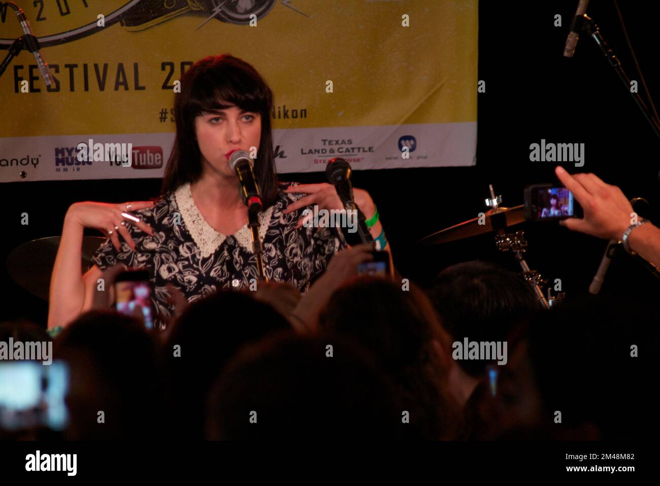 Kimbra singer hi-res stock photography and images - Alamy