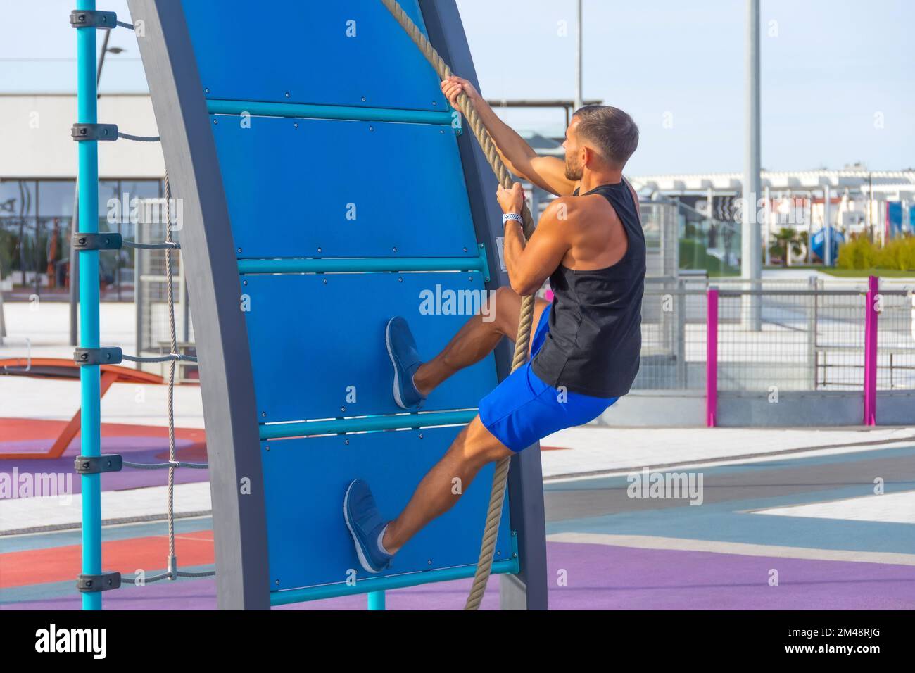 Wall climbing lift hi-res stock photography and images - Alamy