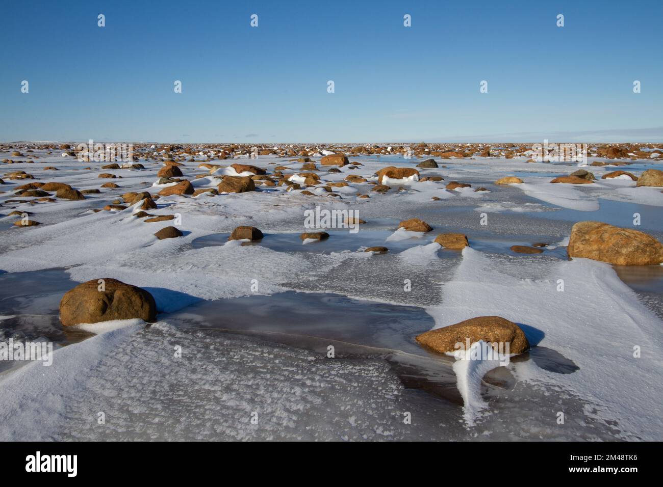 Frozen waterbody hi-res stock photography and images - Alamy